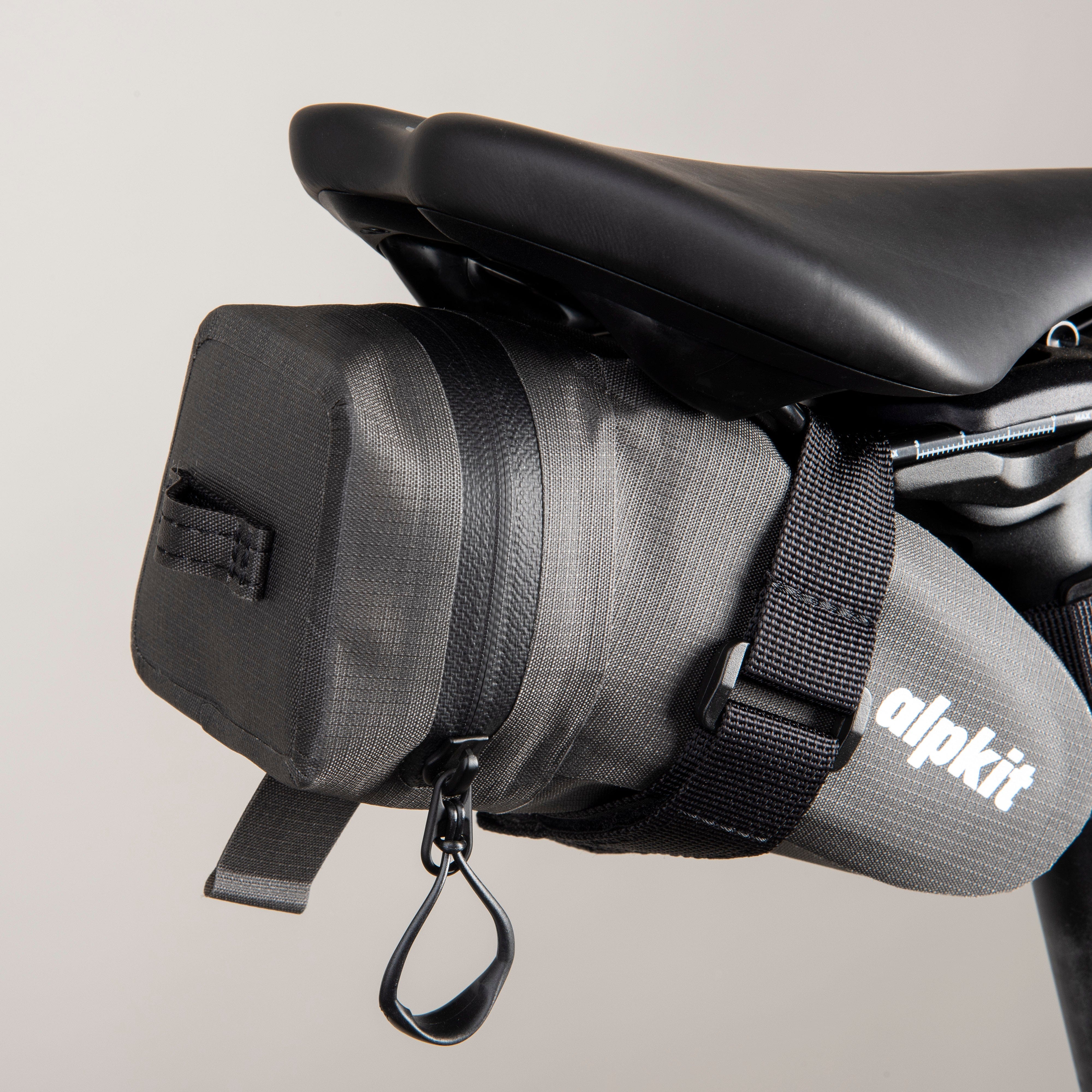 Deluge Saddle Bag 0.5L Lightweight Waterproof Saddle Bag